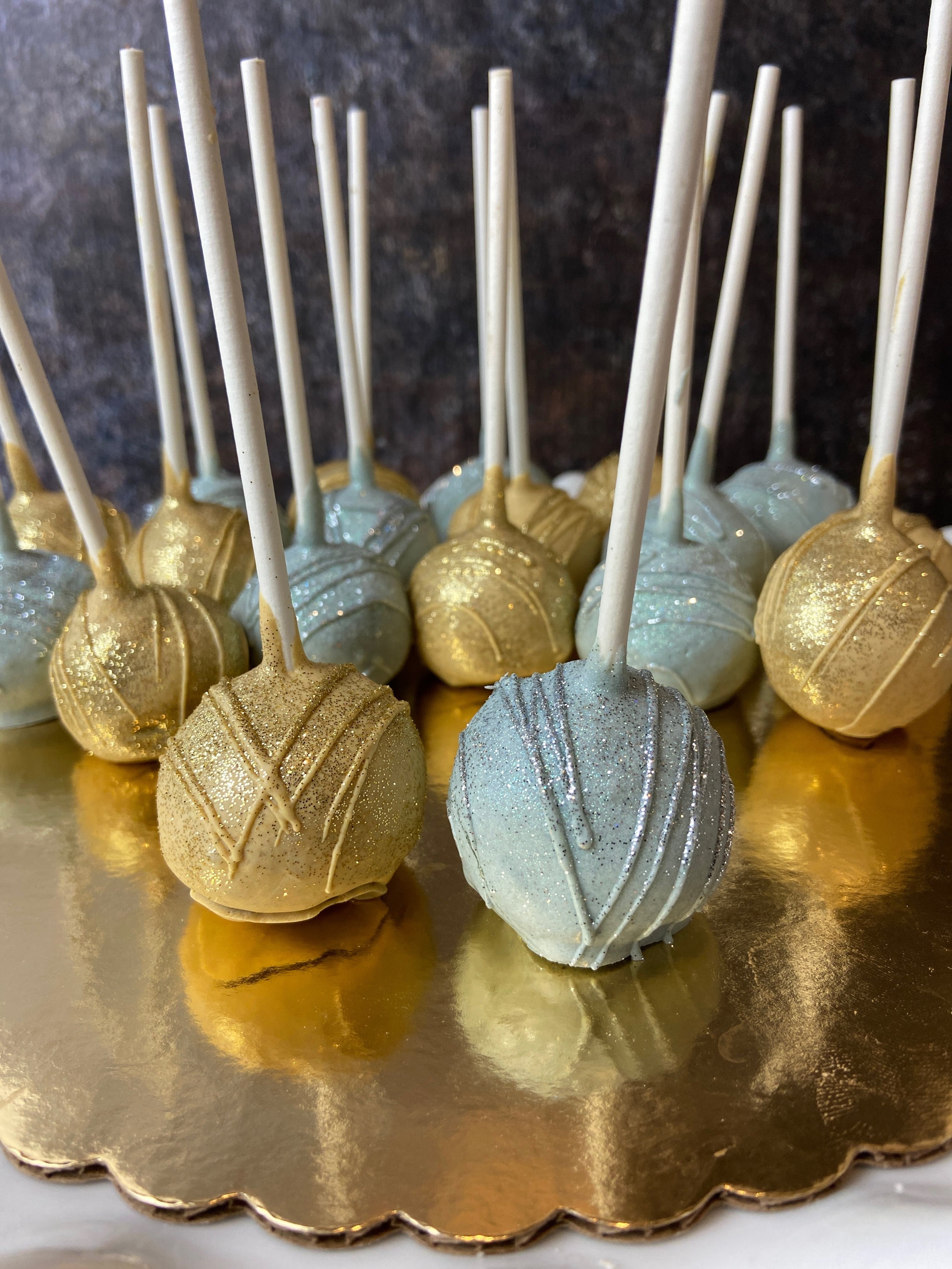 NYE 2 Pack Gold & Silver Cake Pops | BAM Desserts